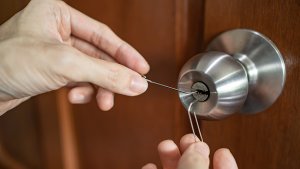 Signs That Your Home Has Been Intruded: How to Recognize and Respond ...
